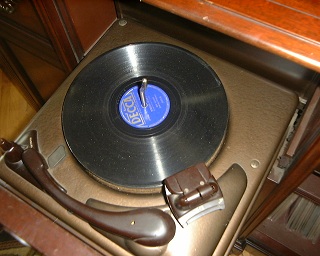 The Magnavox Windsor | Callaway Clock and Antique Radio Service